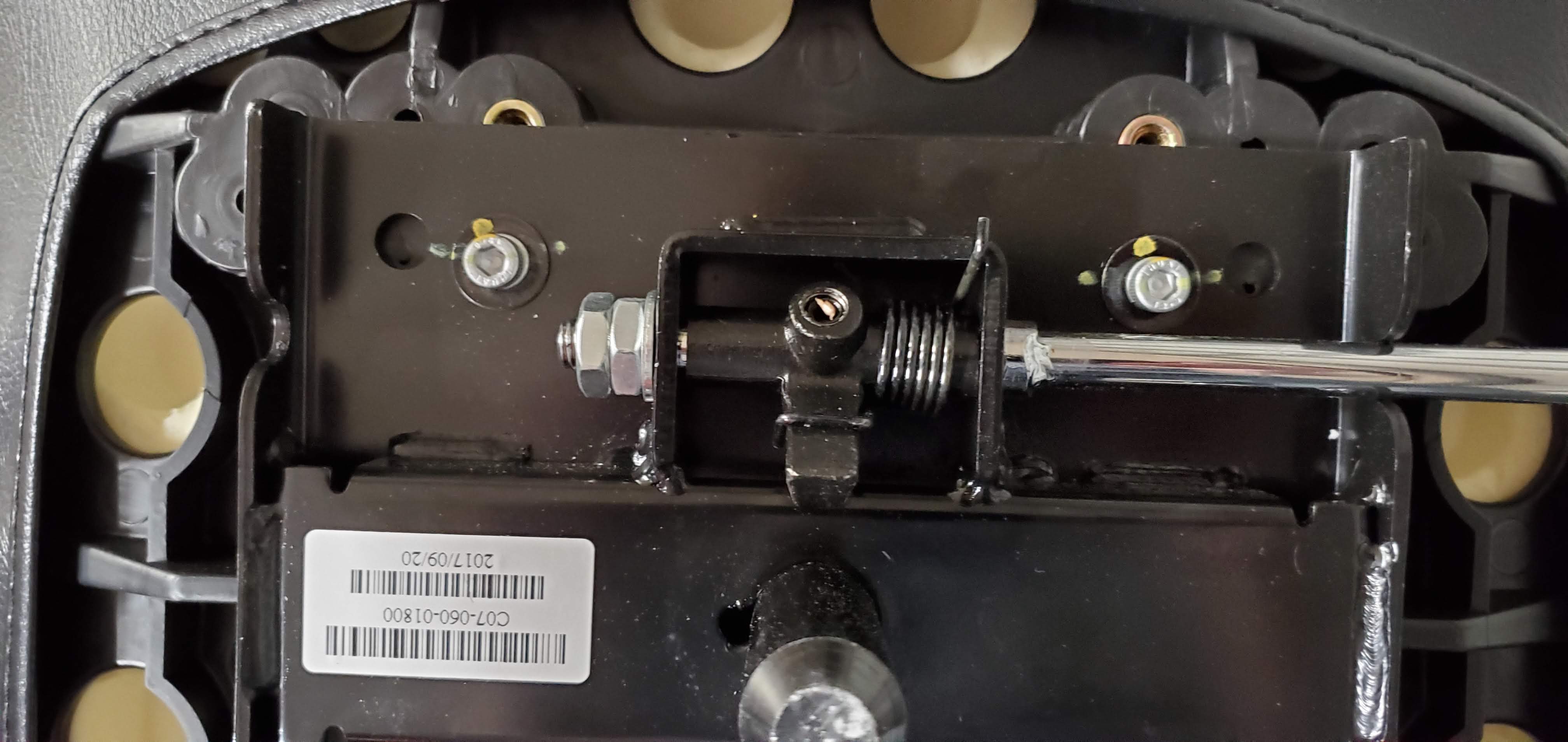 Moving the seat swivel lever to the other side of the seat on Drive ...